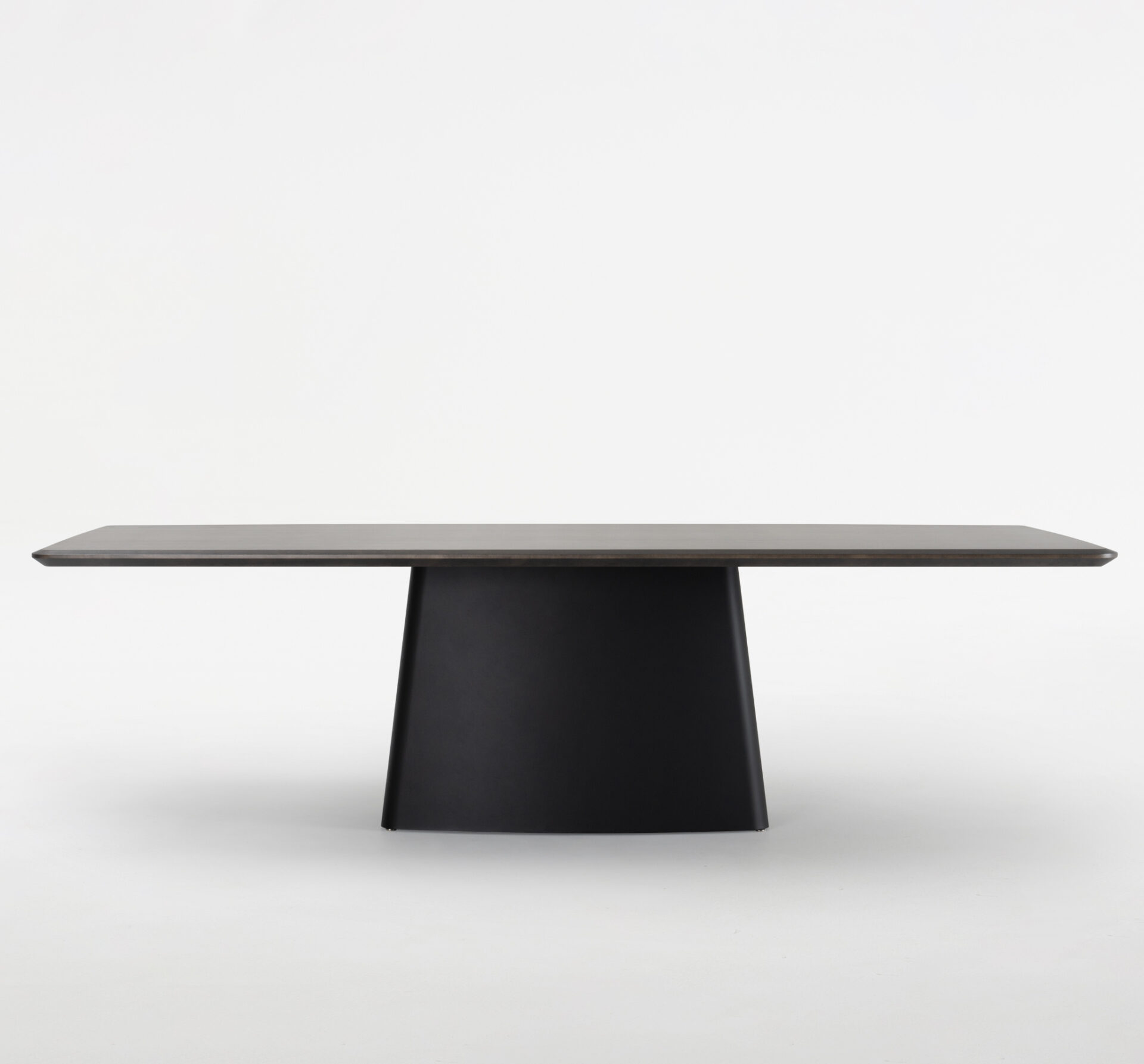 Discover our extensive range of Tables Trica
